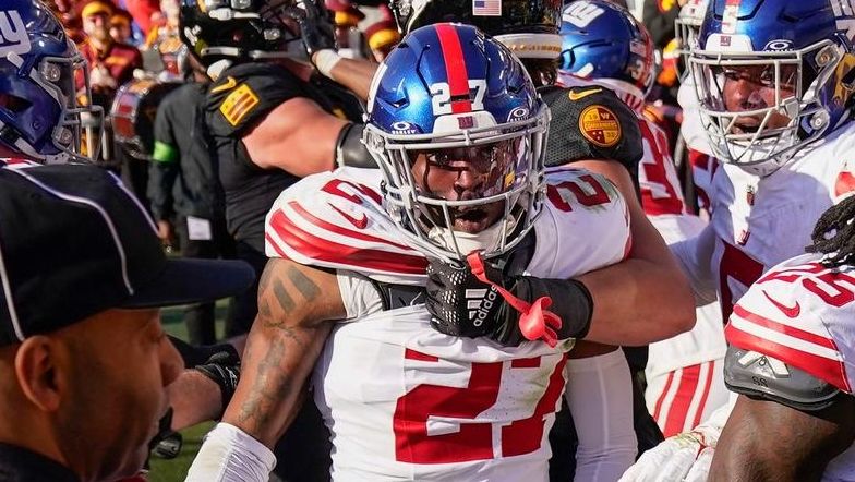 Giants' Jason Pinnock gets razzed by dad after dropping easy ...