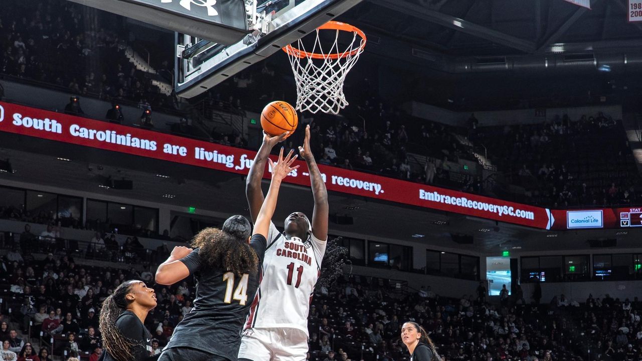 Latson, Johnson lead No. 2 Gamecocks to 103-74 win, ending 'Dores ...