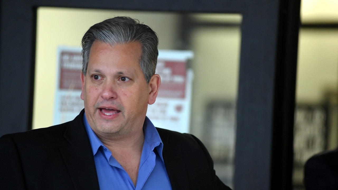 Prosecutors: Ex-school official David Ostrove, accused of stealing ...