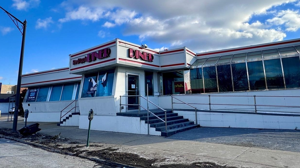 Red Apple Diner has closed in Lynbrook - Newsday