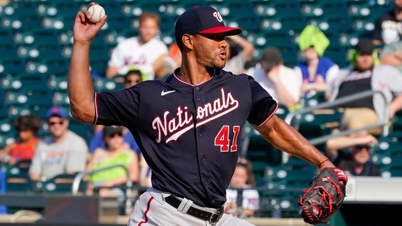 Brewers finalize pitcher Joe Ross' $1.75 million deal as he returns ...