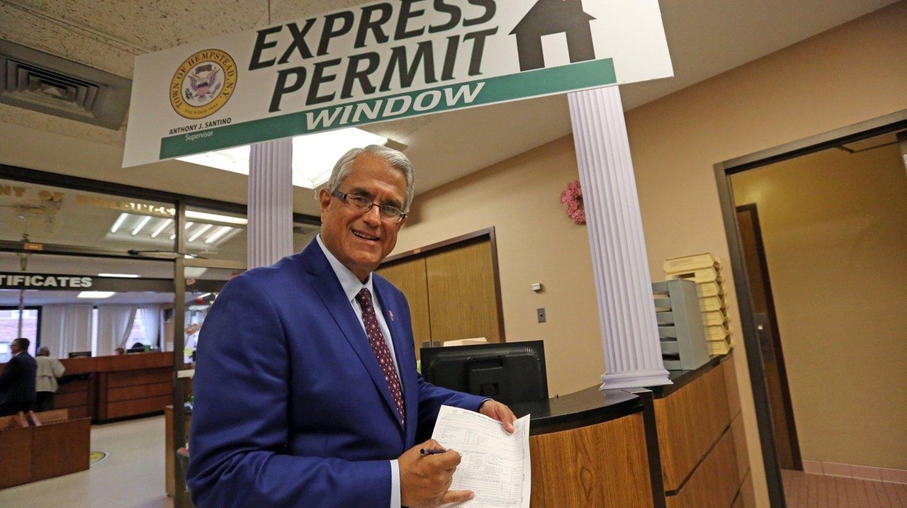 Hempstead Town unveils ‘express’ system for building permits - Newsday
