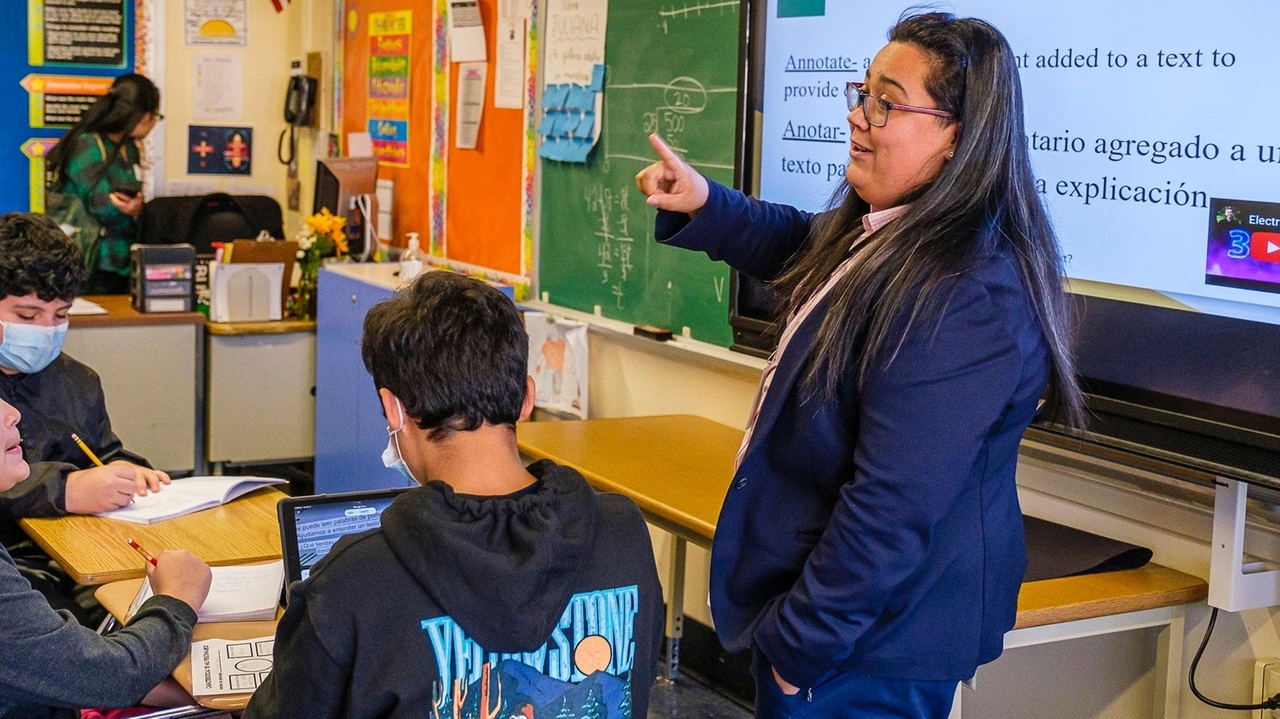 English-language learners hit hard by COVID disruptions - Newsday