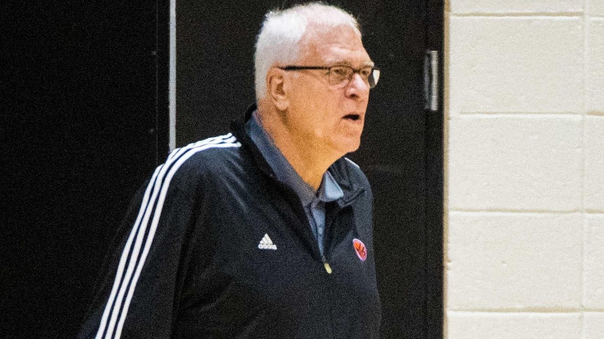 Phil Jackson holds triangle session with Knicks’ guards - Newsday