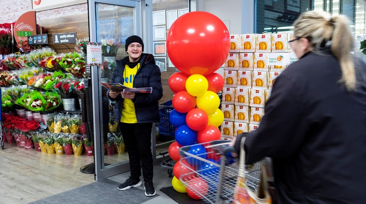 Discount grocer Lidl giving $200 payments to workers who get COVID-19 ...