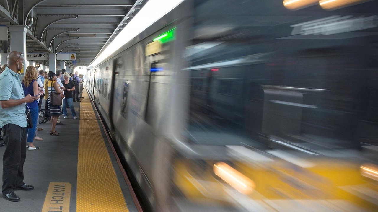 Tips for saving money on the LIRR - Newsday