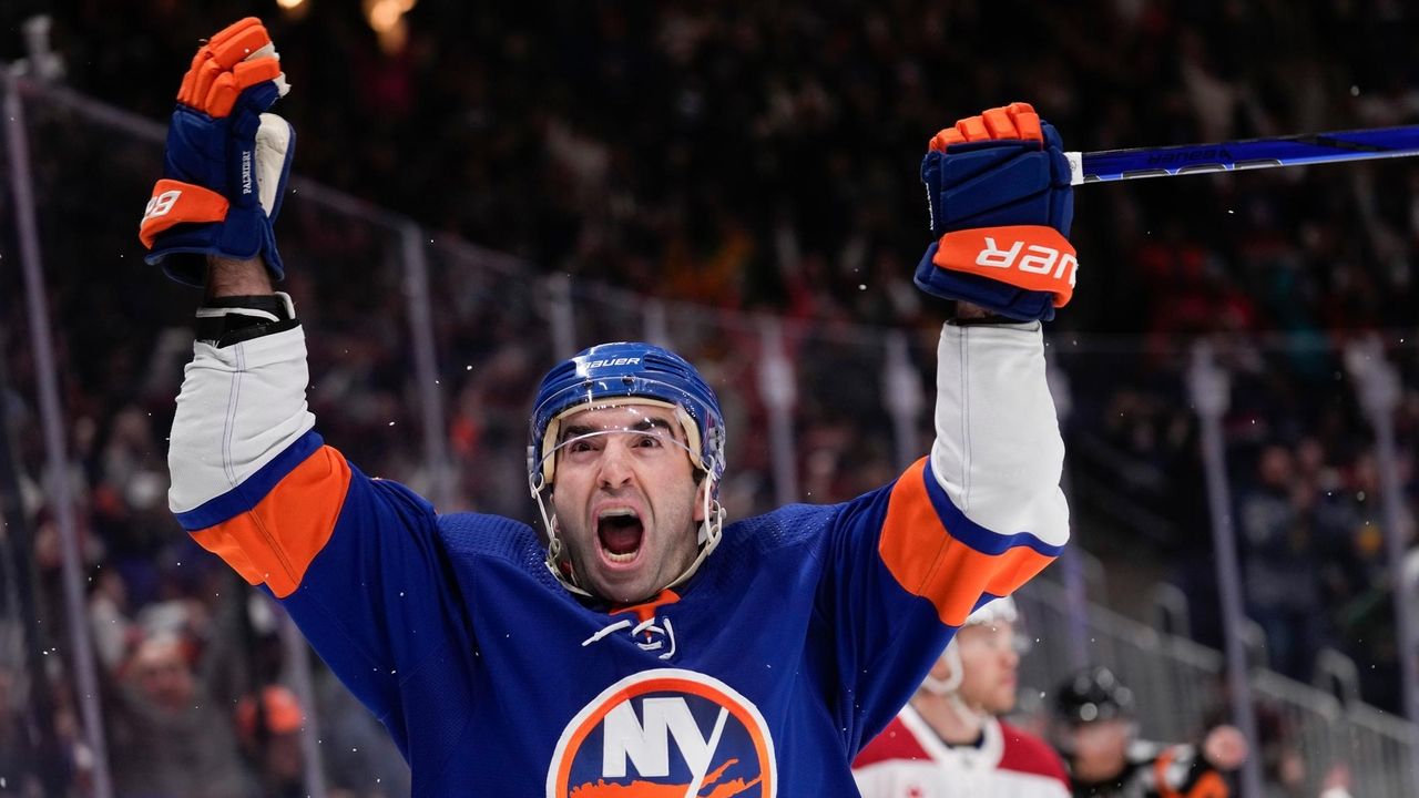 Islanders rally past Canadiens on Kyle Palmieri's OT goal to make it ...