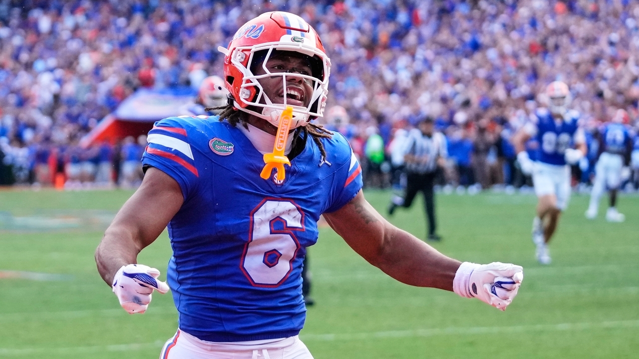 Freshman receiver Dallas Wilson is 'a specimen' for floundering Florida ...