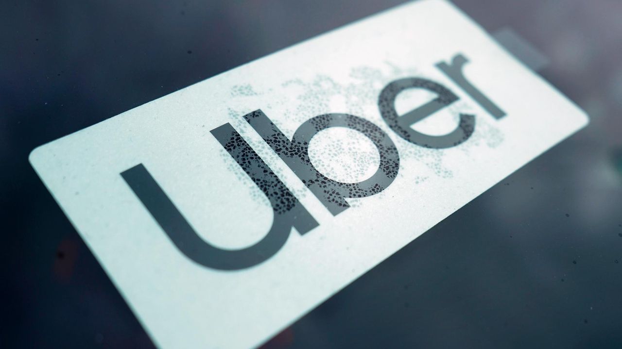 Failed Australian rideshare app accuses Uber of illegally operating ...