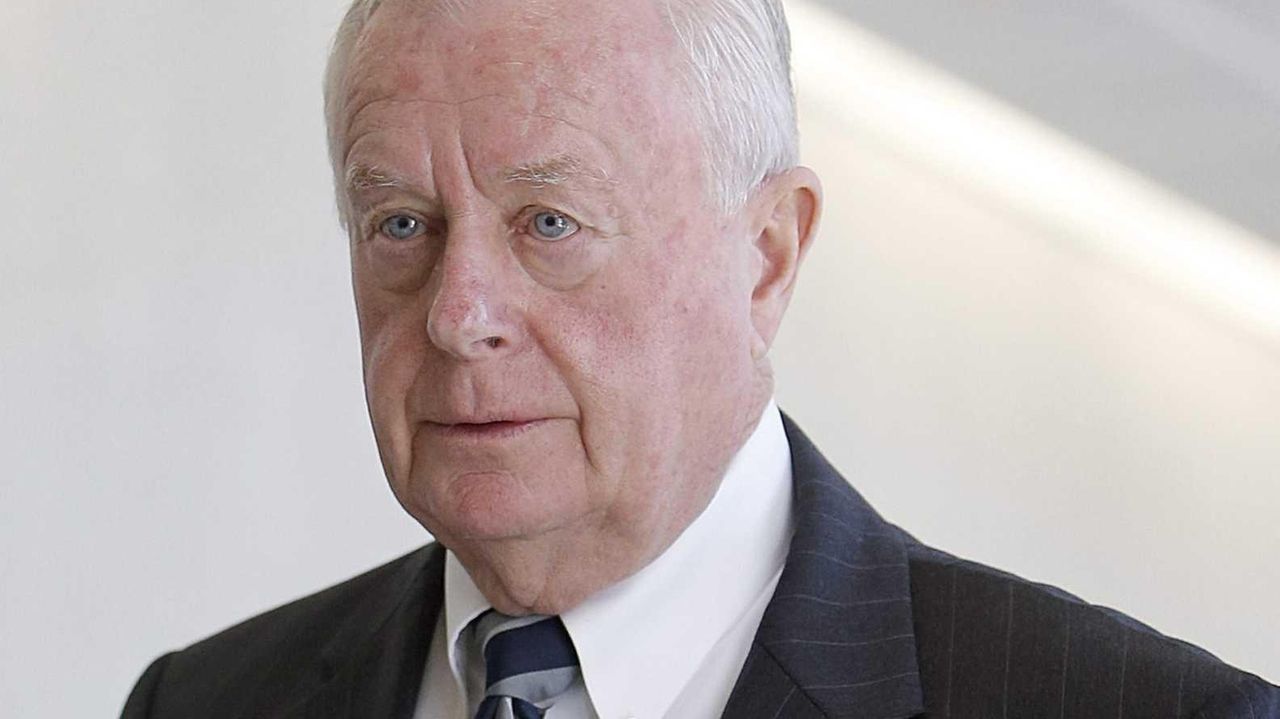 Suffolk DA warns defense lawyers of crime lab error - Newsday