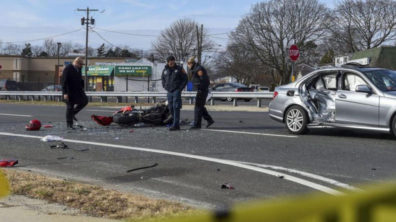 Motorcyclist Dead After Crash In Lindenhurst Suffolk Police Say Newsday