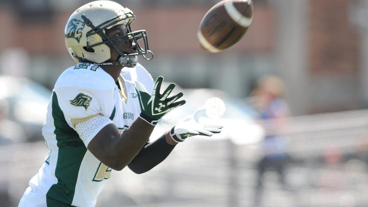 Lindenhurst 27, Longwood 6 - Newsday