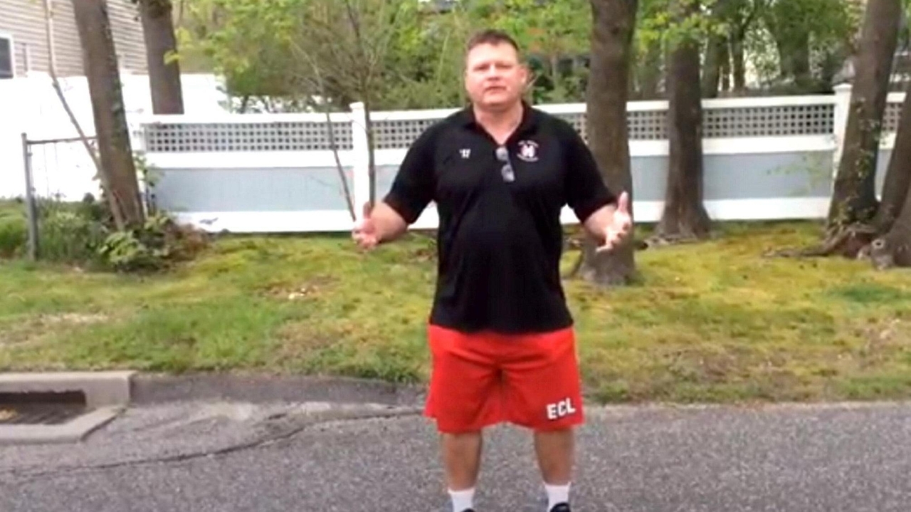 Mr. S takes his students on 'Walk & Talk' tours of LI — and they're a ...