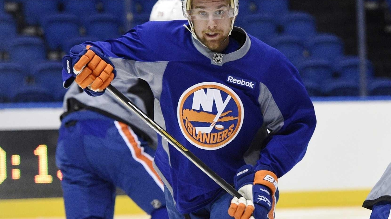 Isles' Calvin de Haan returns from injury - Newsday