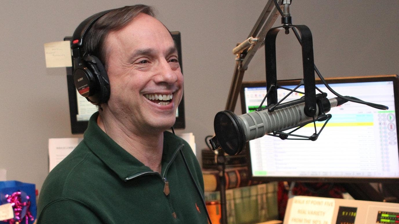 Former WALK-FM morning host Mark Daniels launching LI-focused podcast ...