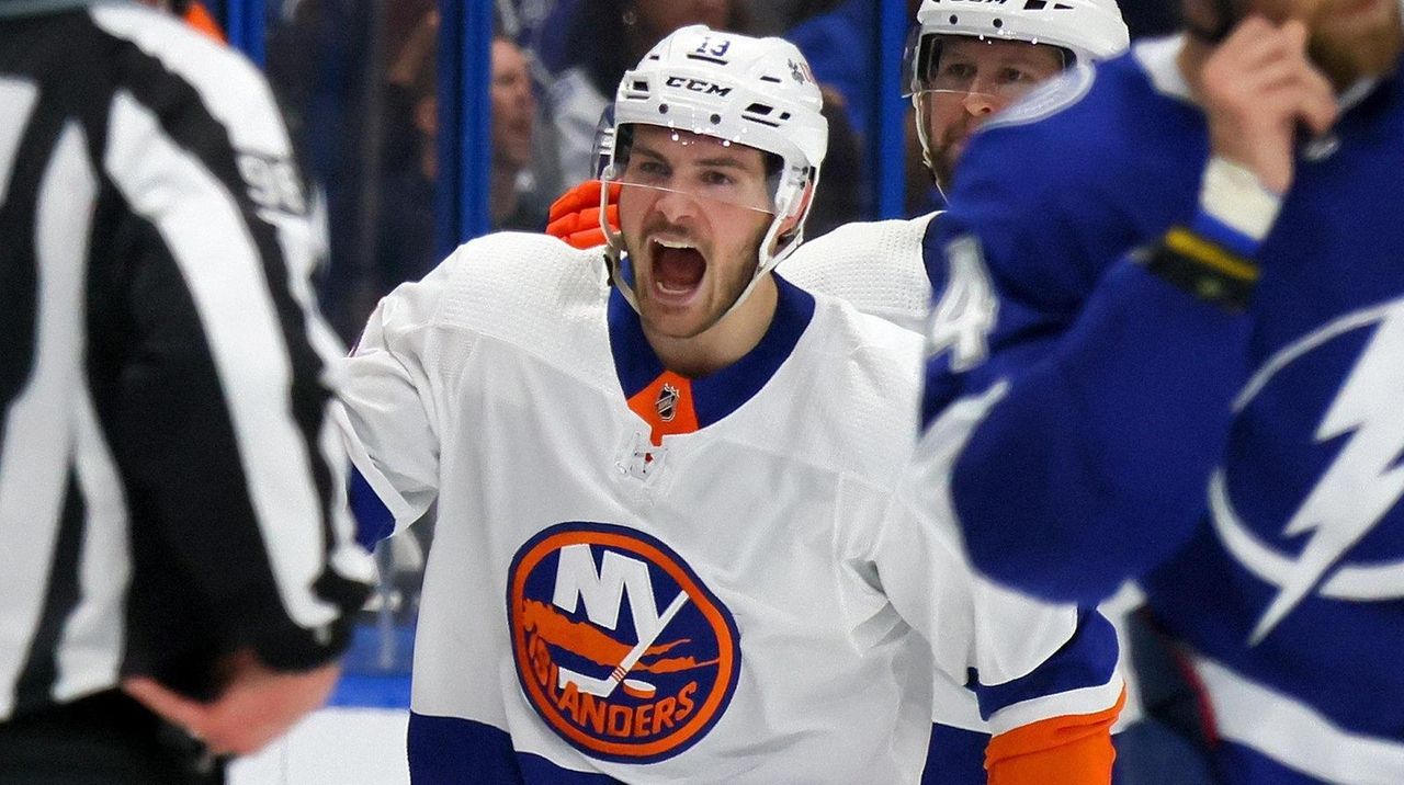 Barzal stays hot, scores first goal of Islanders' Game 1 win - Newsday