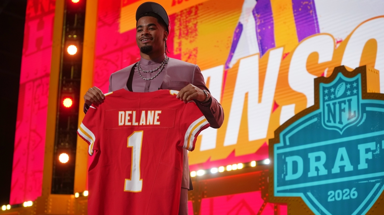 Tornado sirens send Chiefs draft staff scrambling for shelter before ...