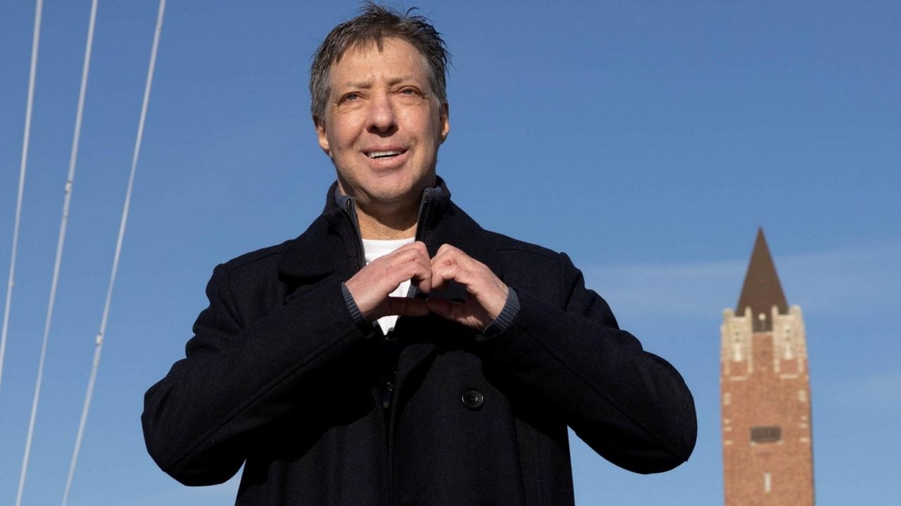 Gary Klausner, of Plainview, who had cystic fibrosis and a double lung ...