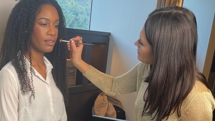 Makeup looks for the holidays: A how-to - Newsday