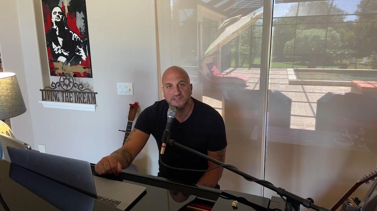 Michael DelGuidice to perform on Billy Joel's Facebook page - Newsday