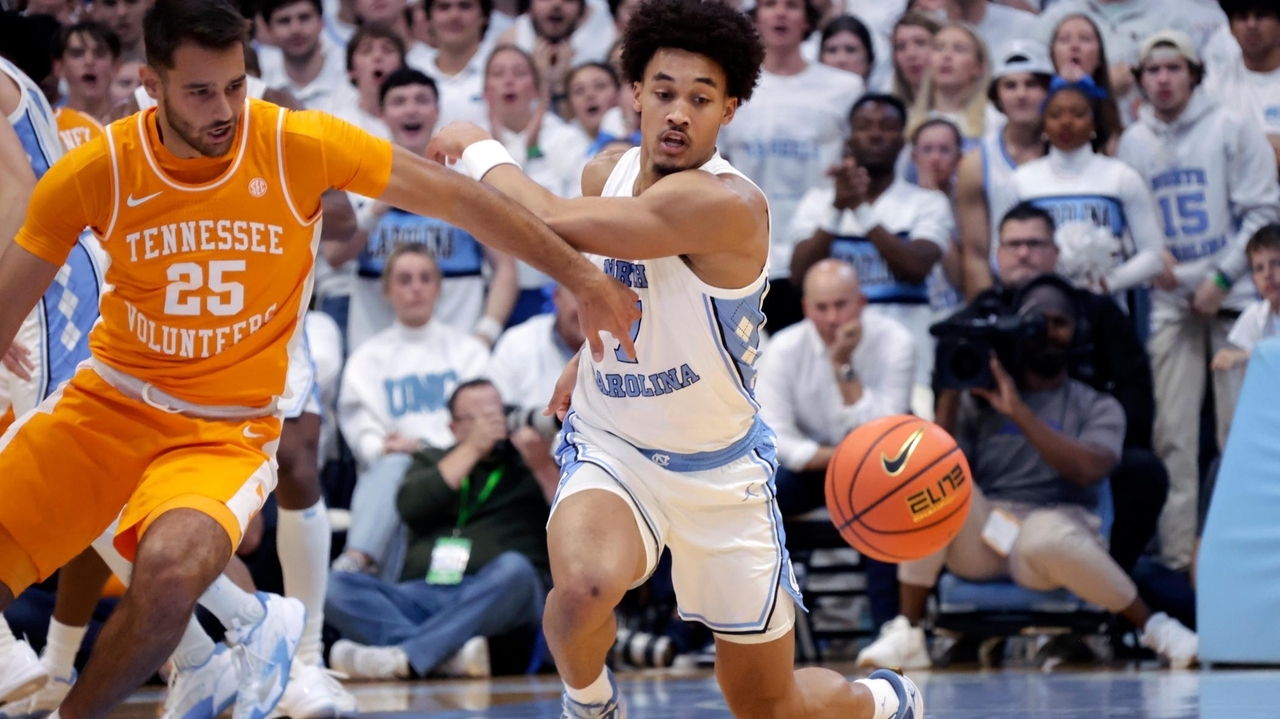 No. 17 UNC builds big lead then holds off No. 10 Tennessee 100-92 in ...