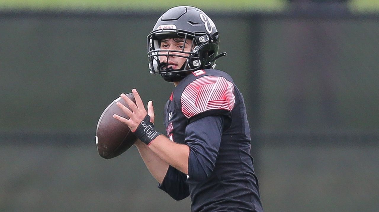 Jordan Heyman ties LI record with 8 touchdown passes in Half Hollow ...