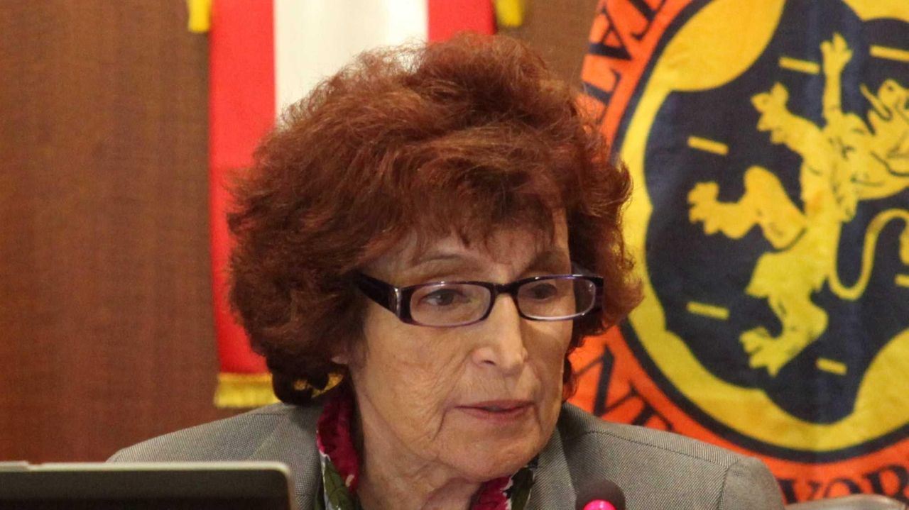 Nassau legislature panel OKs Edward Mangano's $2.98B budget - Newsday