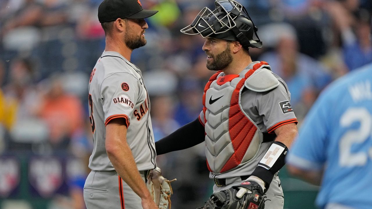 Wade and Chapman hit 2 homers each, Roupp wins 1st in Giants 9-0 ...