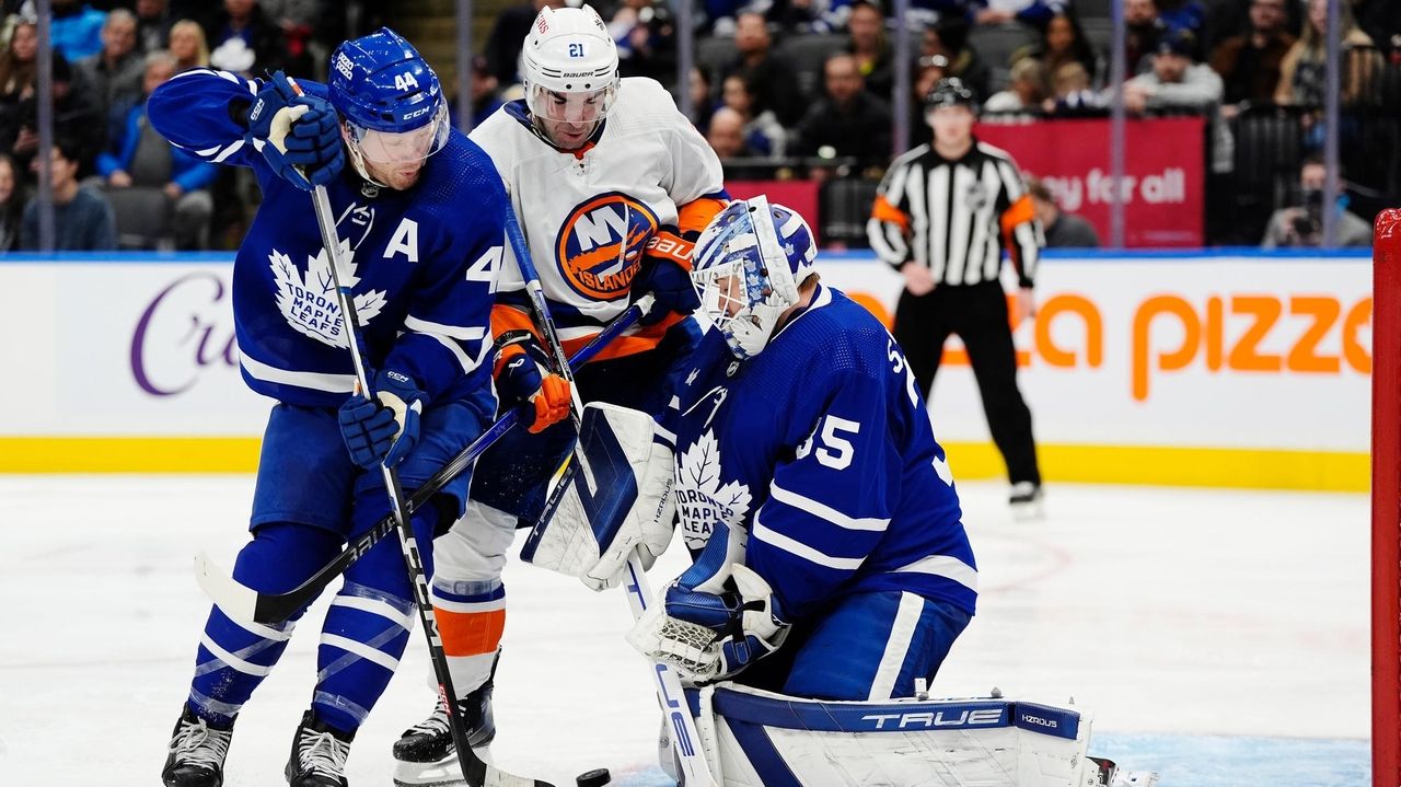 Maple Leafs' Rielly set for in-person hearing with NHL after cross ...