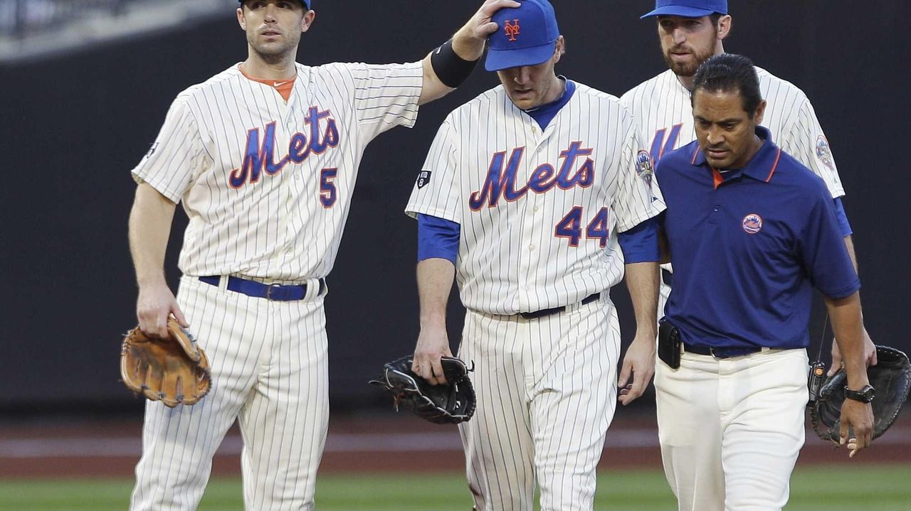 Bay injured after crashing into leftfield wall in Mets' loss - Newsday