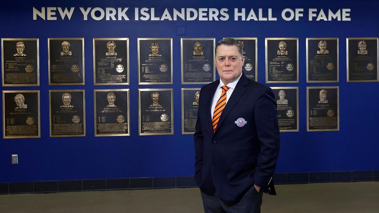 Islanders legend Pat LaFontaine inducted into club's Hall of Fame - Newsday
