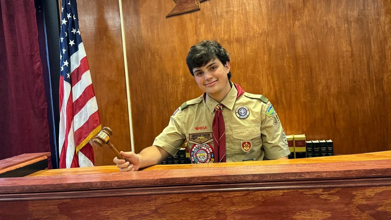 Ethan Matz transformed Comsewogue classroom into courtroom for mock ...