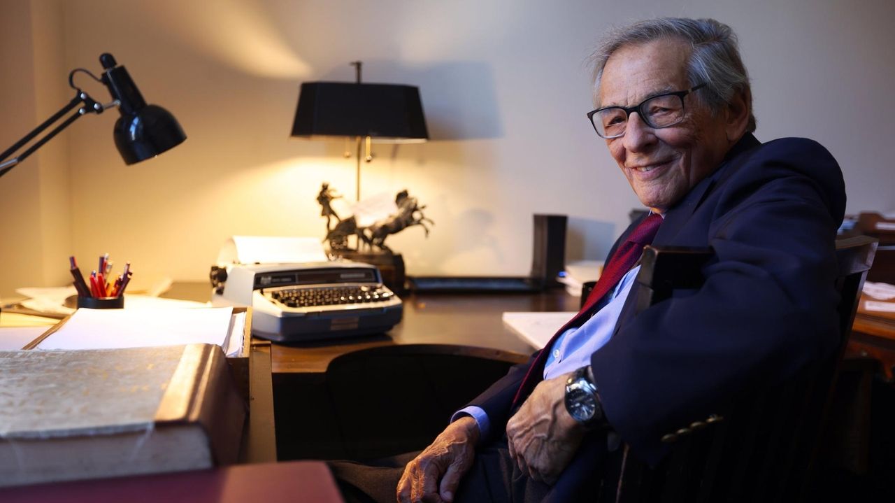 'The Power Broker' turns 50: Robert Caro reflects on book that toppled image of Robert Moses ...