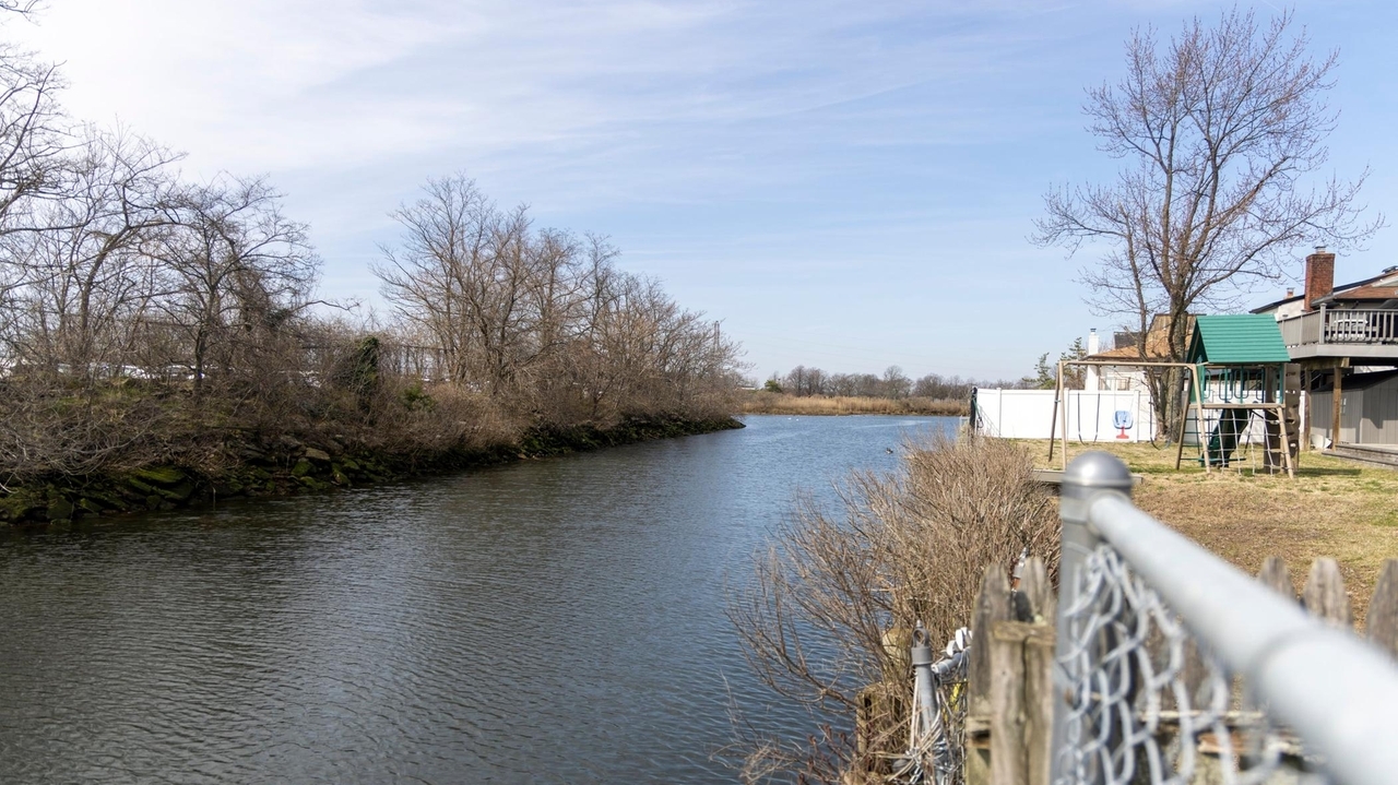 Cedarhurst holds hearing on proposed sea wall as part of Lawrence High ...