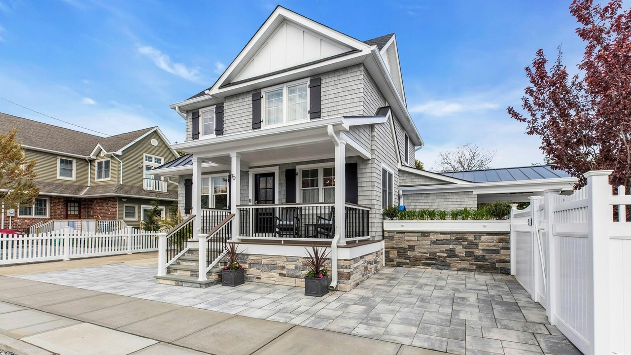 $2.5M Point Lookout house for sale has cabana, heated pool - Newsday