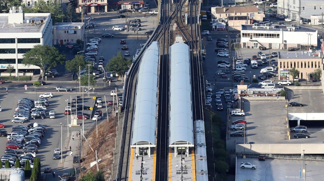 Change in plans for redevelopment near Hicksville LIRR station - Newsday