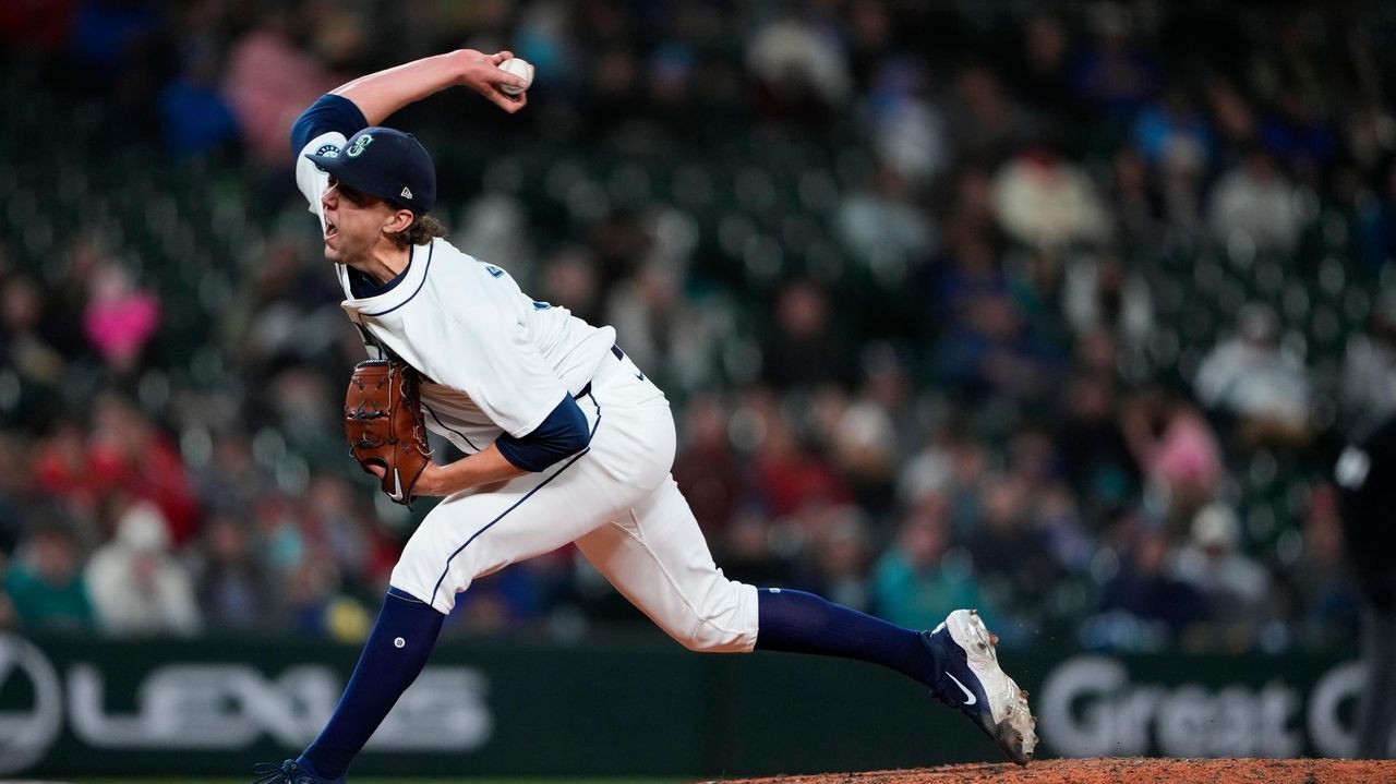 Gilbert dominant on mound and gets help from Rodríguez in the field as ...