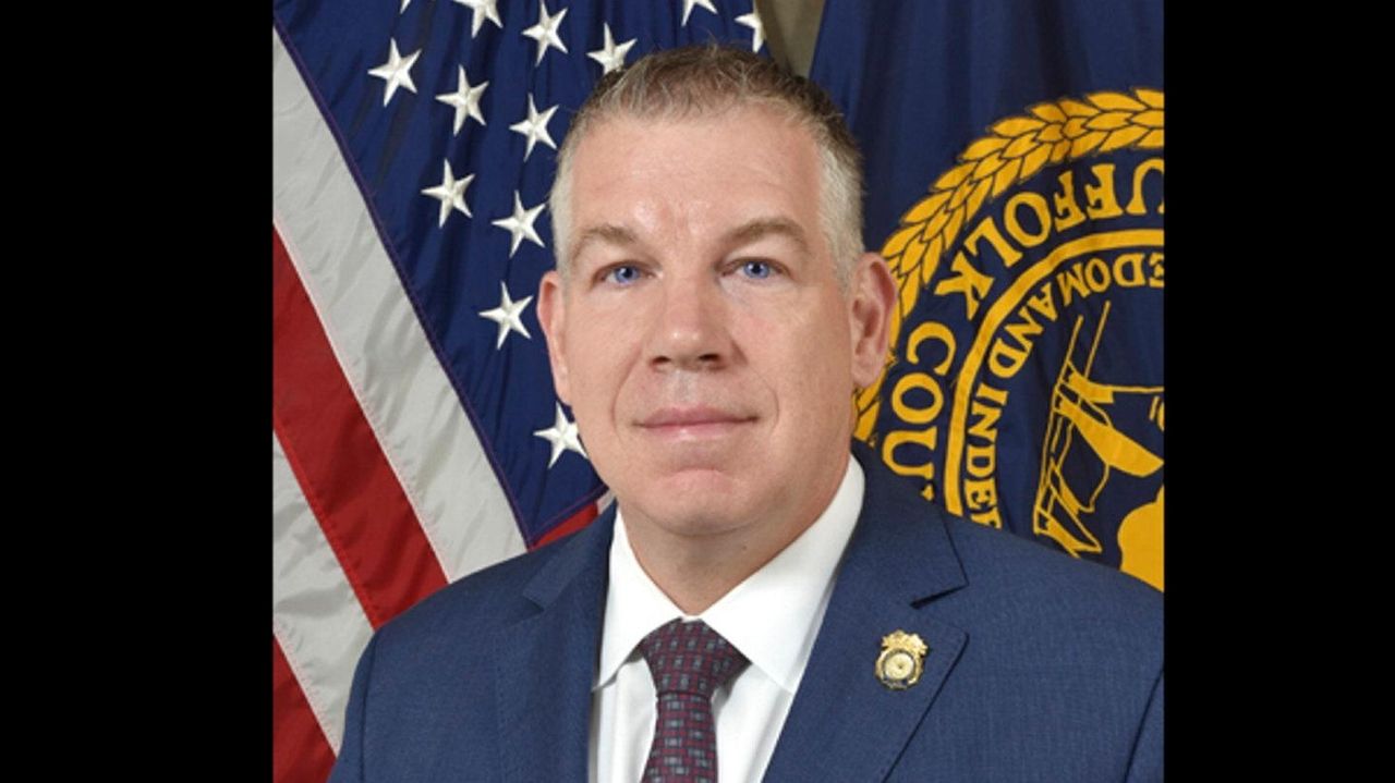 Law enforcement vet Anthony Carter, who almost became a Hamptons PD ...