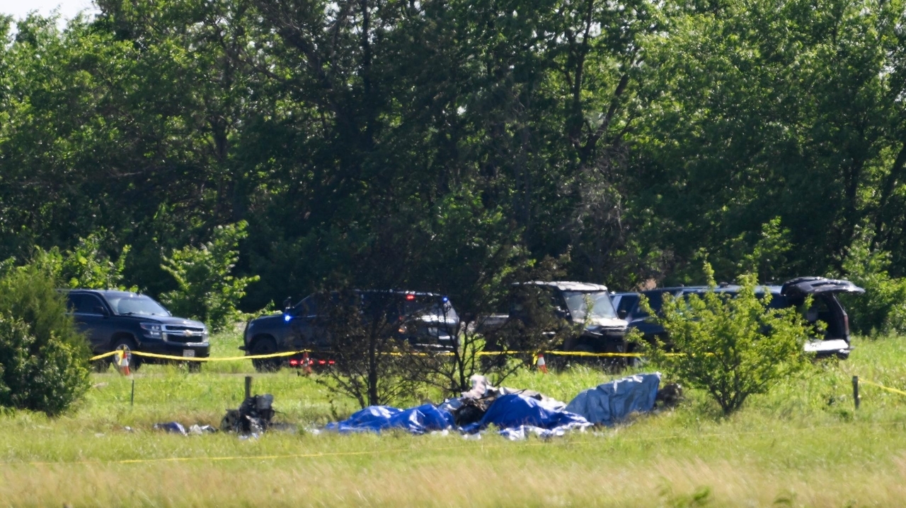Skydiving plane crash investigations often reveal poor maintenance and ...