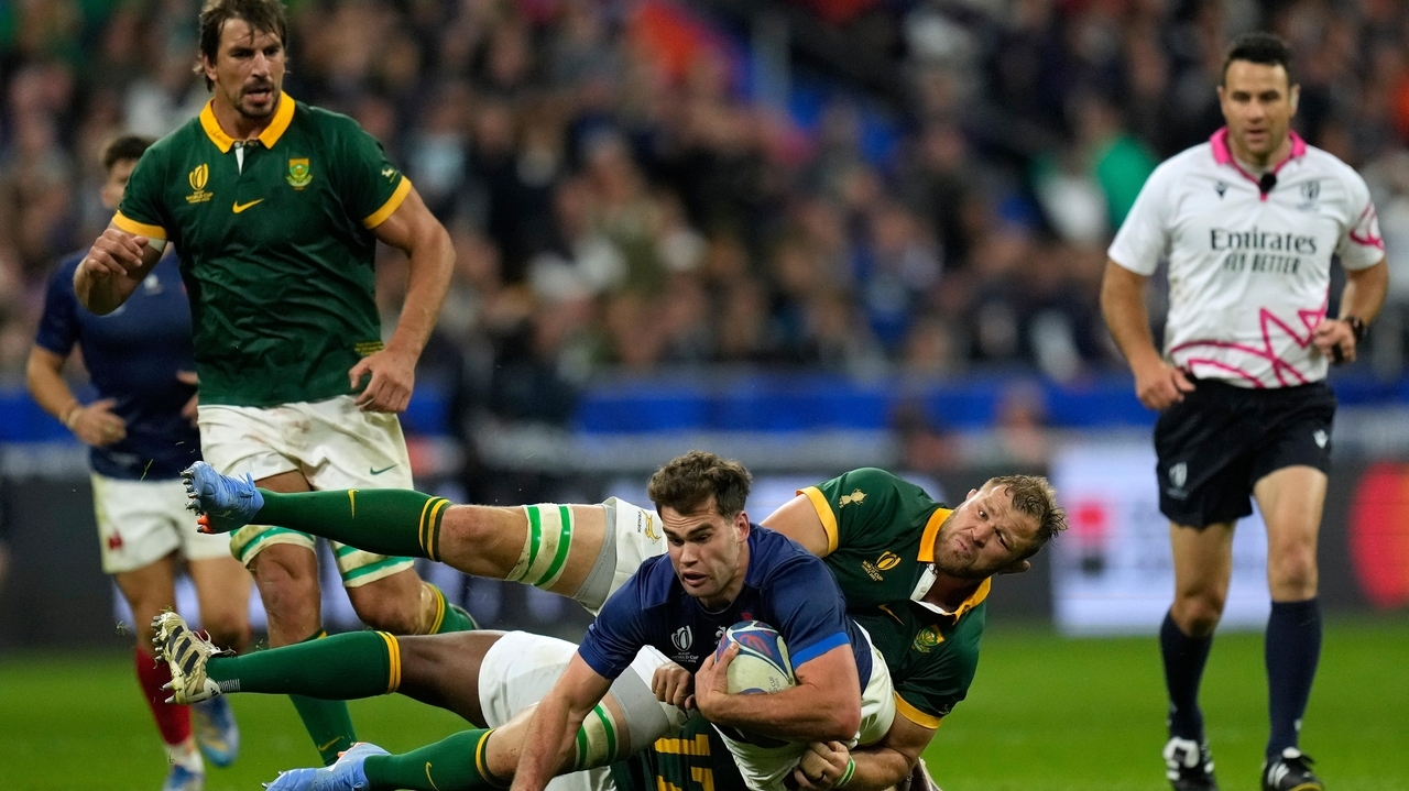 France's star backs flop as they lose to South Africa in Rugby World ...