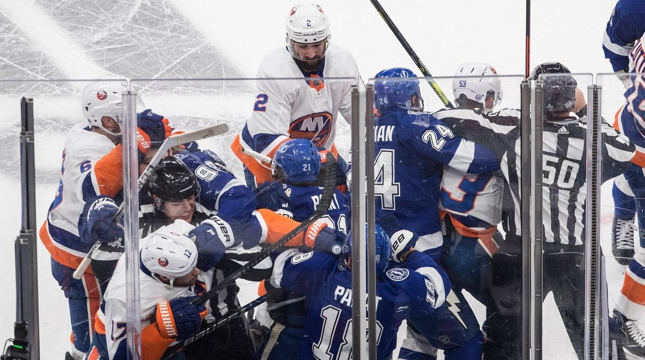 Game 2: Islanders vs. Lightning - Newsday