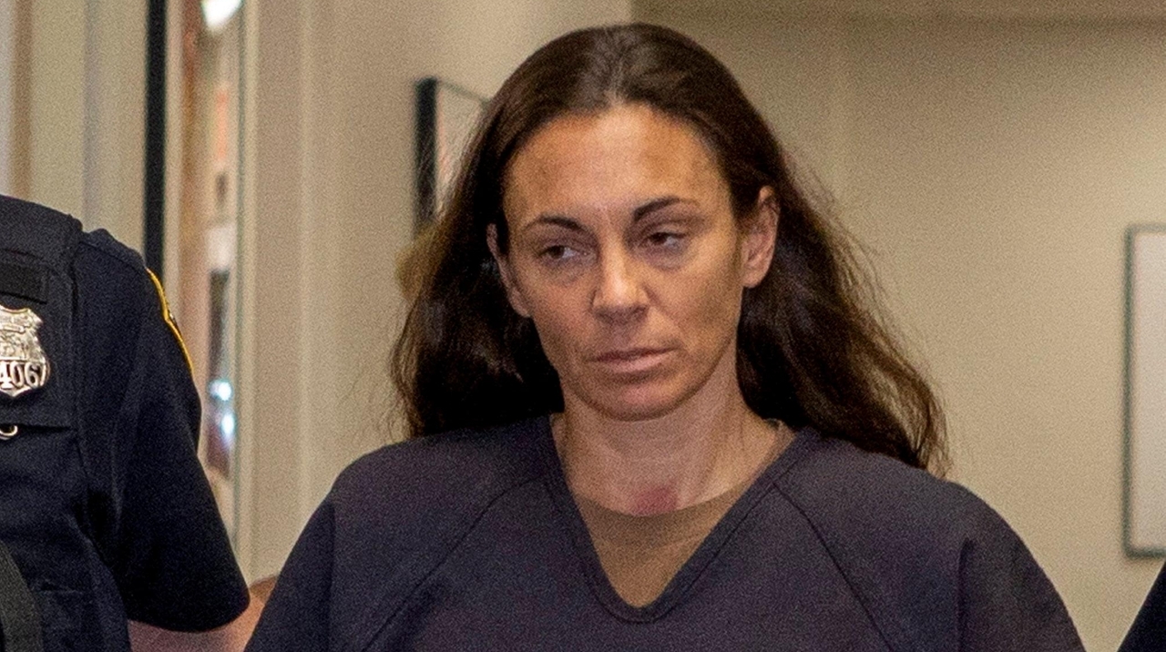 Plea talks ongoing in case of suspended NYPD cop accused of 2 murder ...