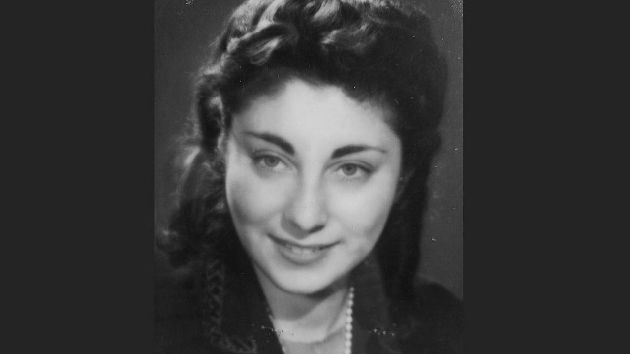 Teacher, artist, mother Stella Resnick, of Manhasset Hills dies at 102 ...