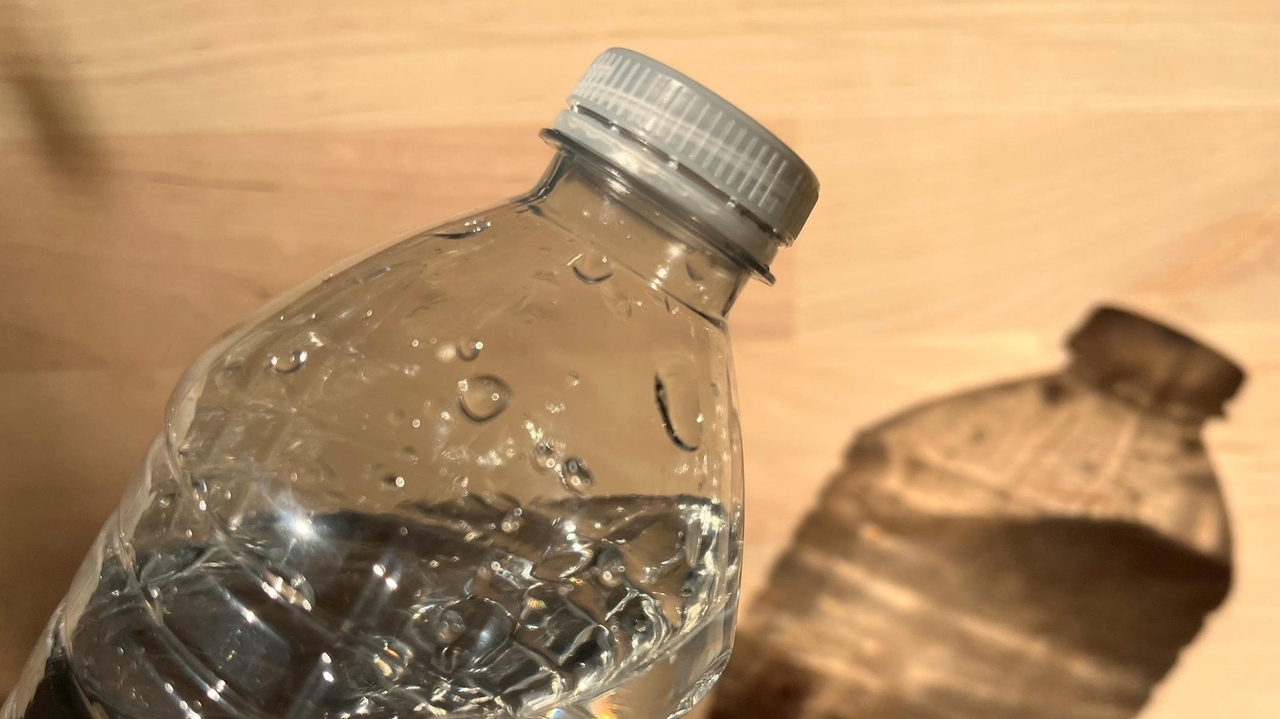 Tiny 'nanoplastic' pieces are in bottled water. What that means for ...