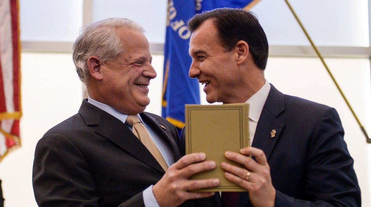 Rep. Steve Israel passes baton to successor Thomas Suozzi - Newsday