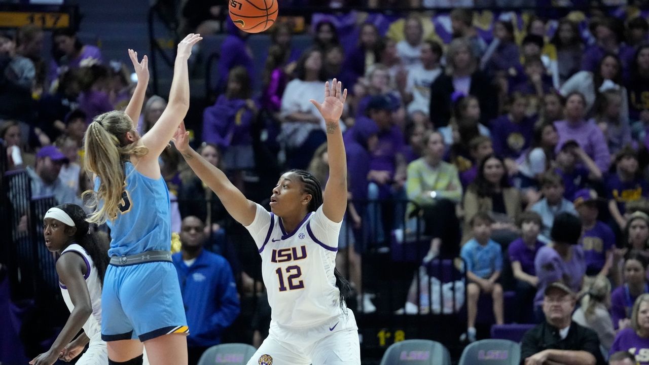 Mikaylah Williams scores 42 points and No. 7 LSU rolls past Kent State ...