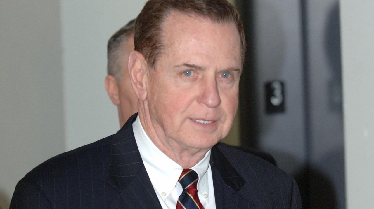 Peter McGowan, 83, former Islip Town supervisor dies - Newsday