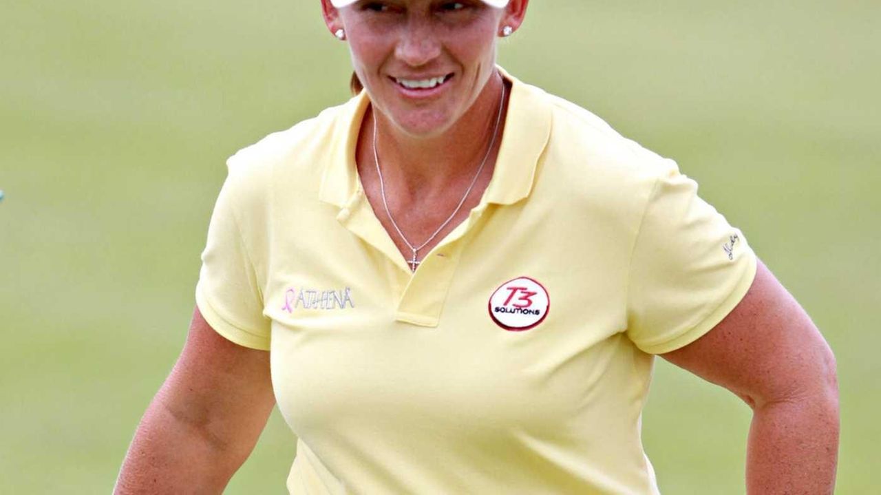 Angela Stanford leans on patience, gets into contention - Newsday