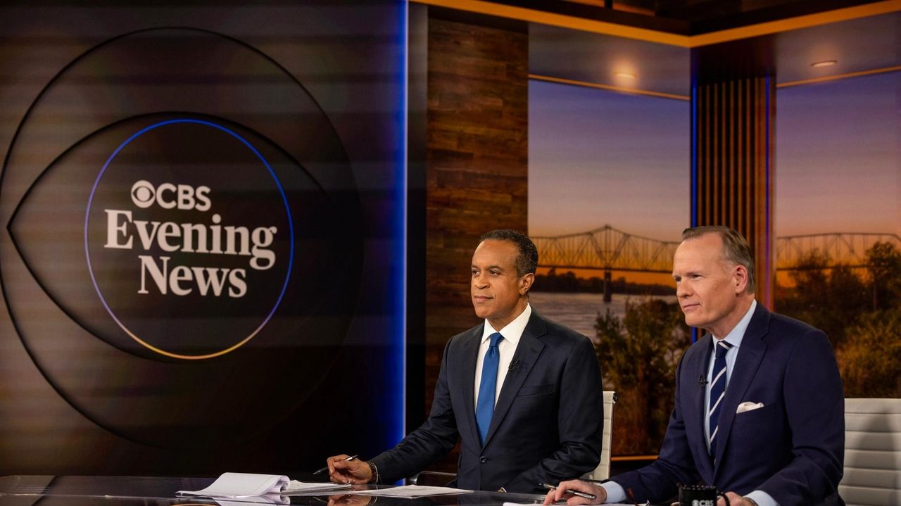 With Long Island native Maurice DuBois as co-anchor, 'CBS Evening News ...