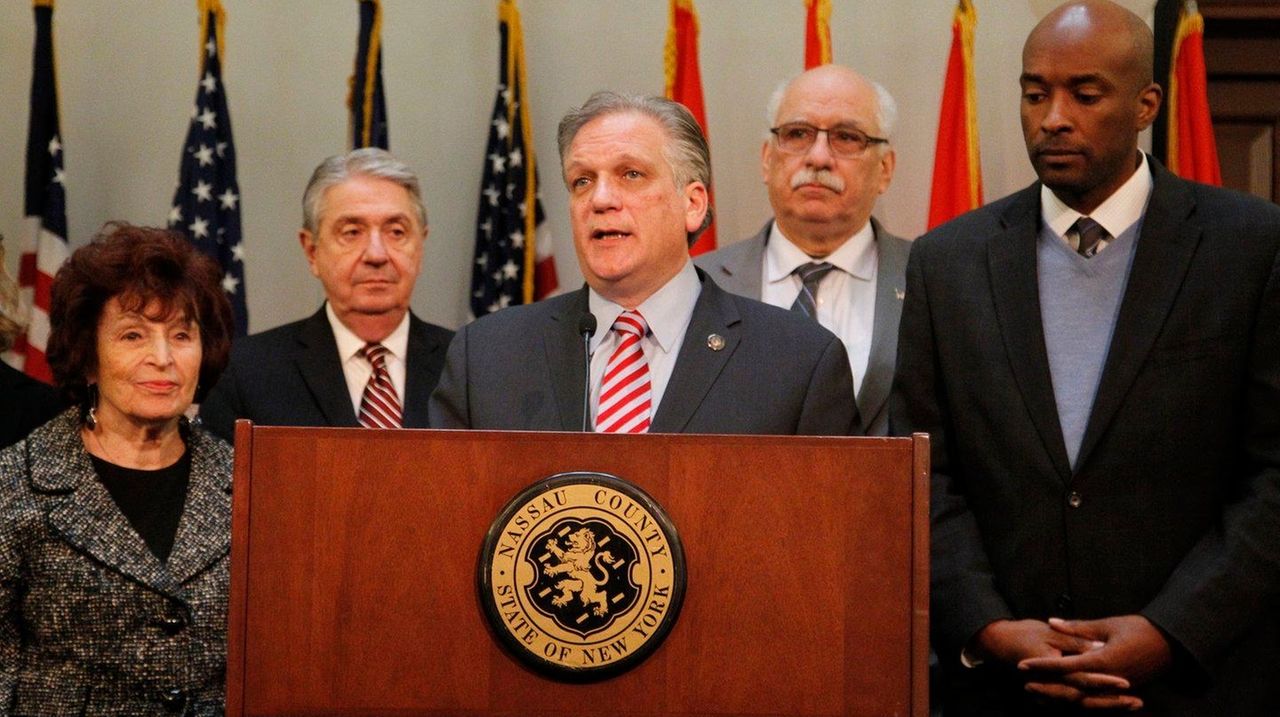County Executive Edward Mangano’s 2015 surplus claim: Doing the math ...